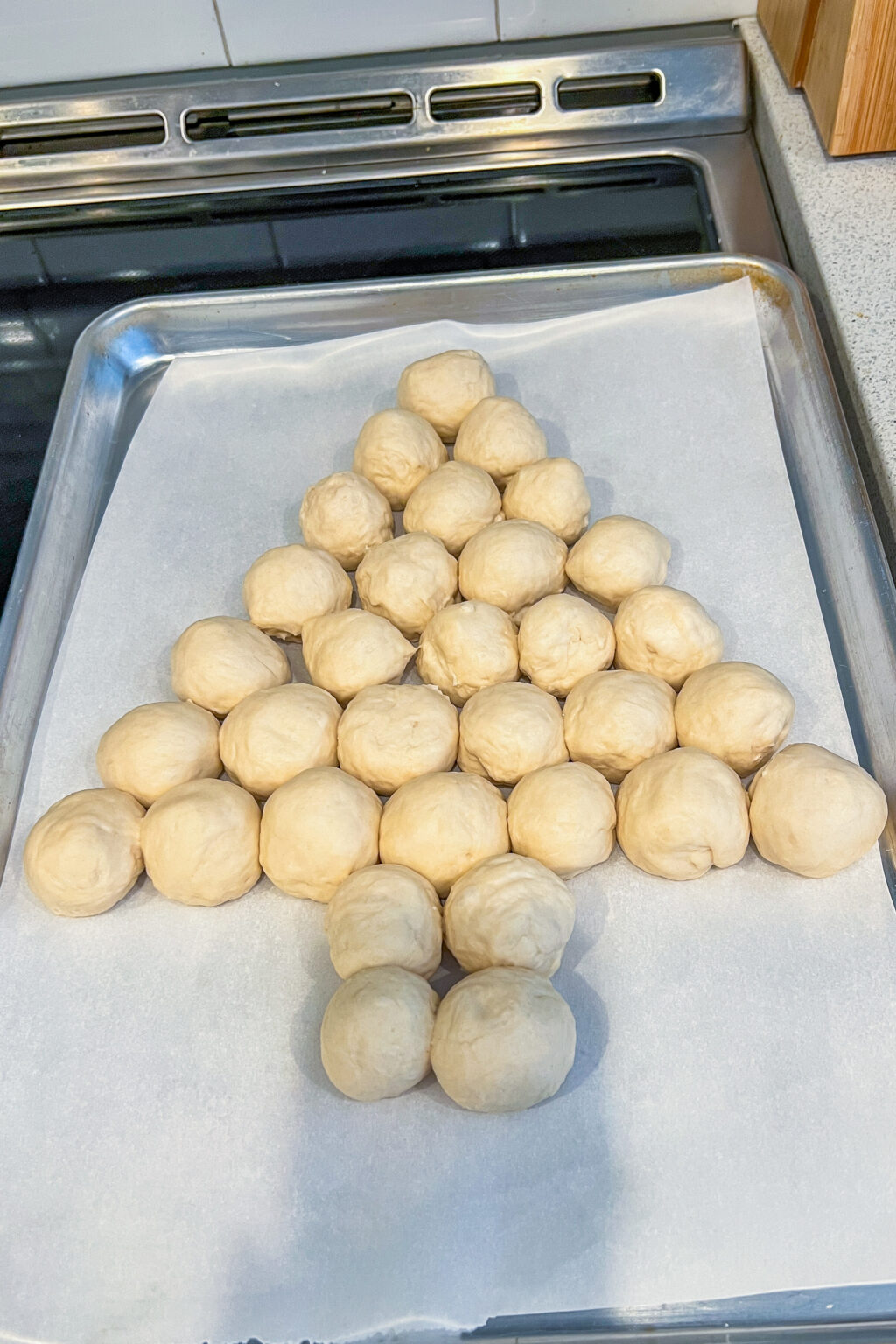 Christmas Tree Pull-Apart Bread - Real Mom Kitchen