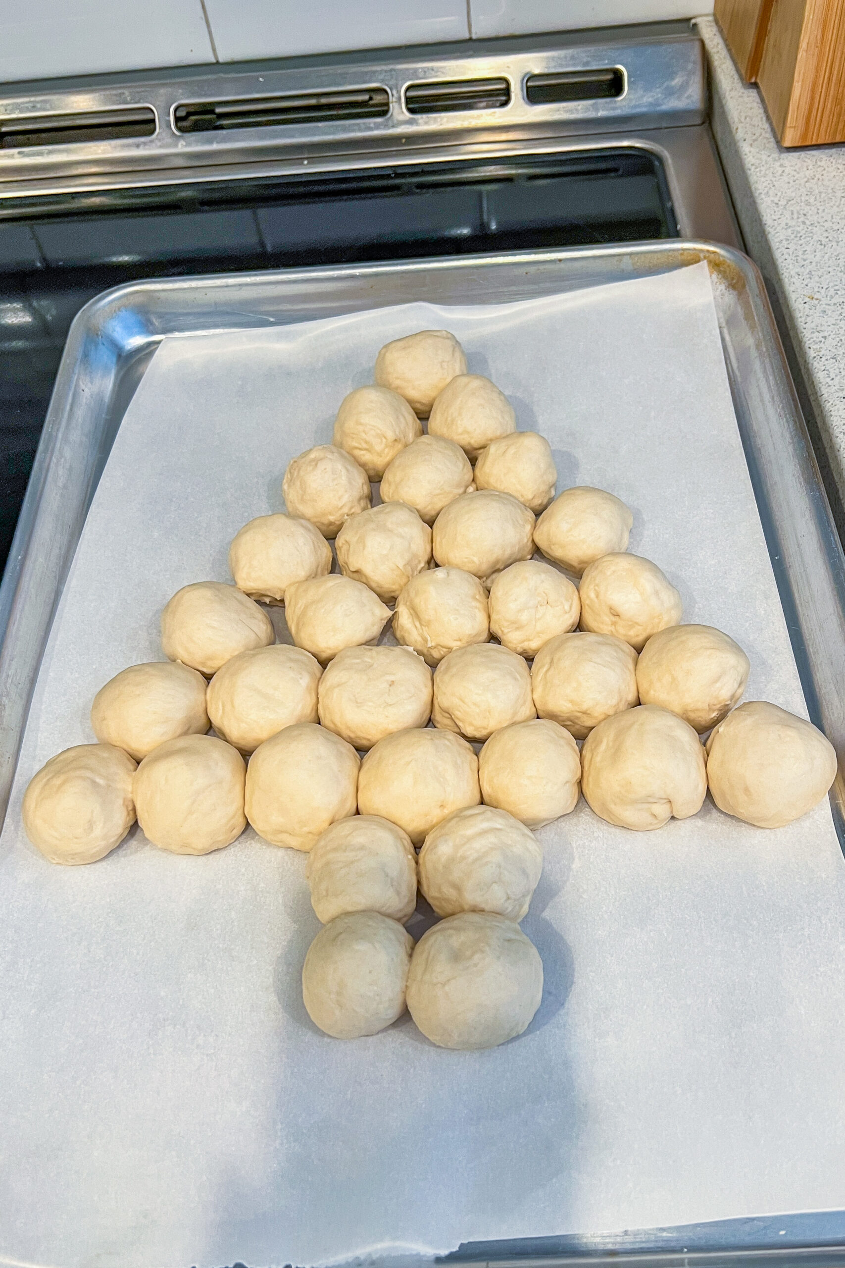 Christmas Tree Pull-Apart Bread - Real Mom Kitchen