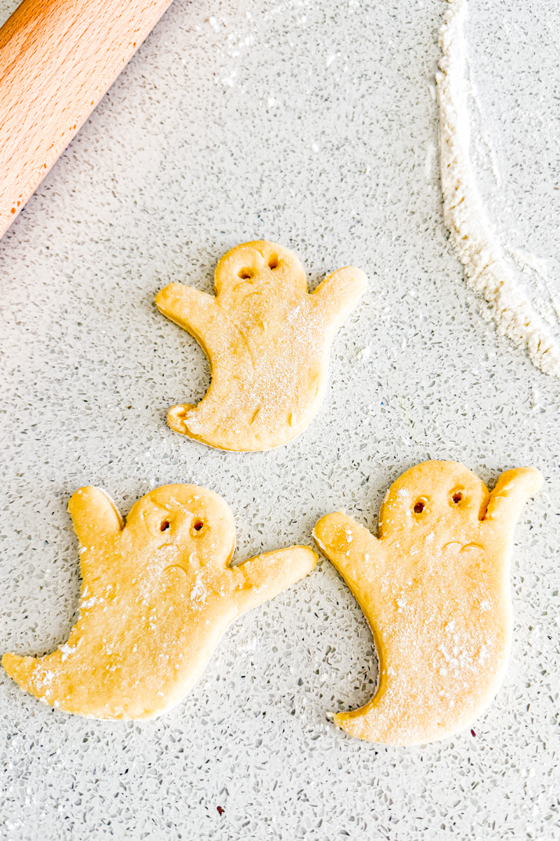 Halloween No Yeast Ghost Beignets - Real Mom Kitchen