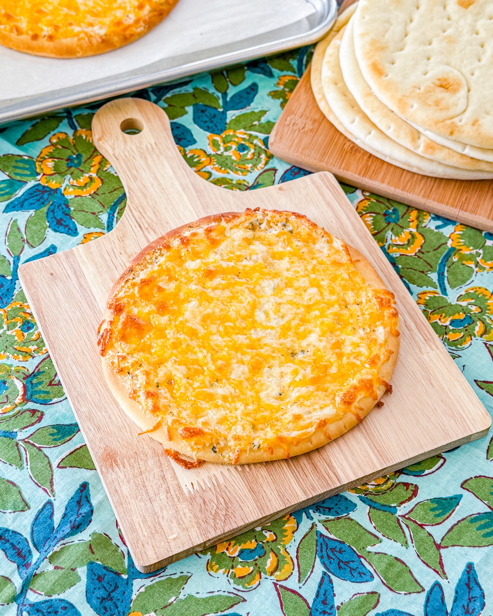 Cheesy Garlic Pita Bread - Real Mom Kitchen